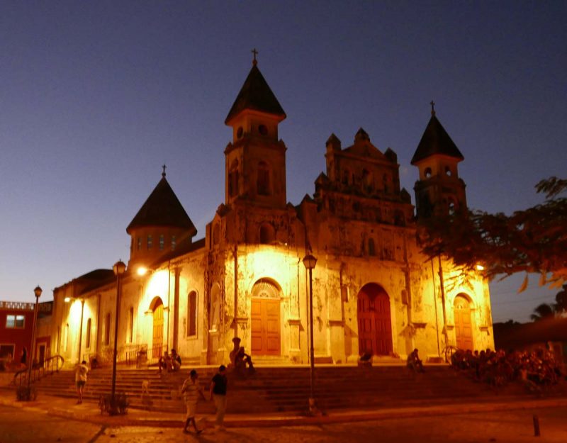 Quick travel guide to Granada - Into The Arms Of America